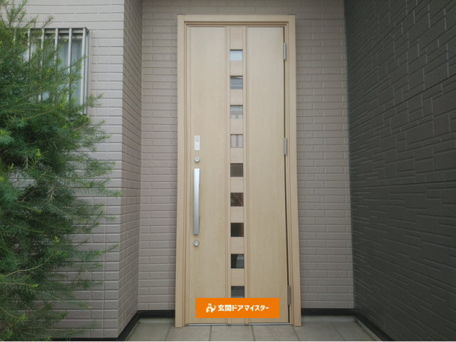 玄関ドアの色や飾りの選び方｜風水を取り入れて運気を呼び込む玄関に！ | 玄関ドア・窓リフォーム 全国1位の技術と価格 | 玄関ドアマイスター