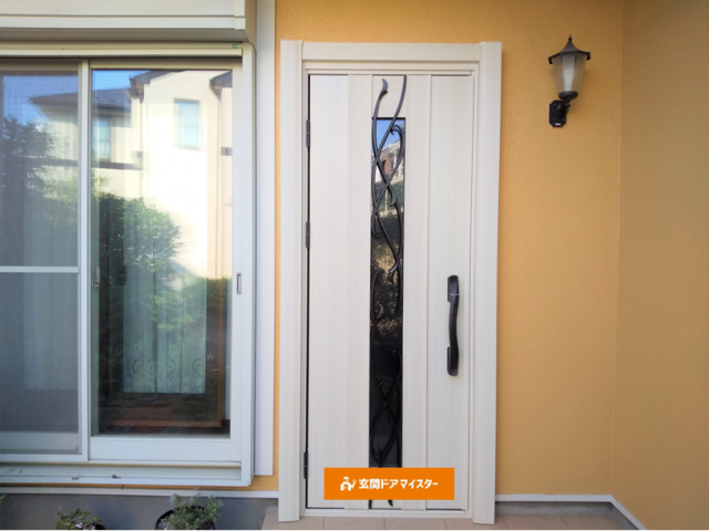 ホームページの通りの価格で驚かれました【YKKAPドアリモE09T】練馬区の事例 | 玄関ドア・窓リフォーム 全国1位の技術と価格 | 玄関ドアマイスター