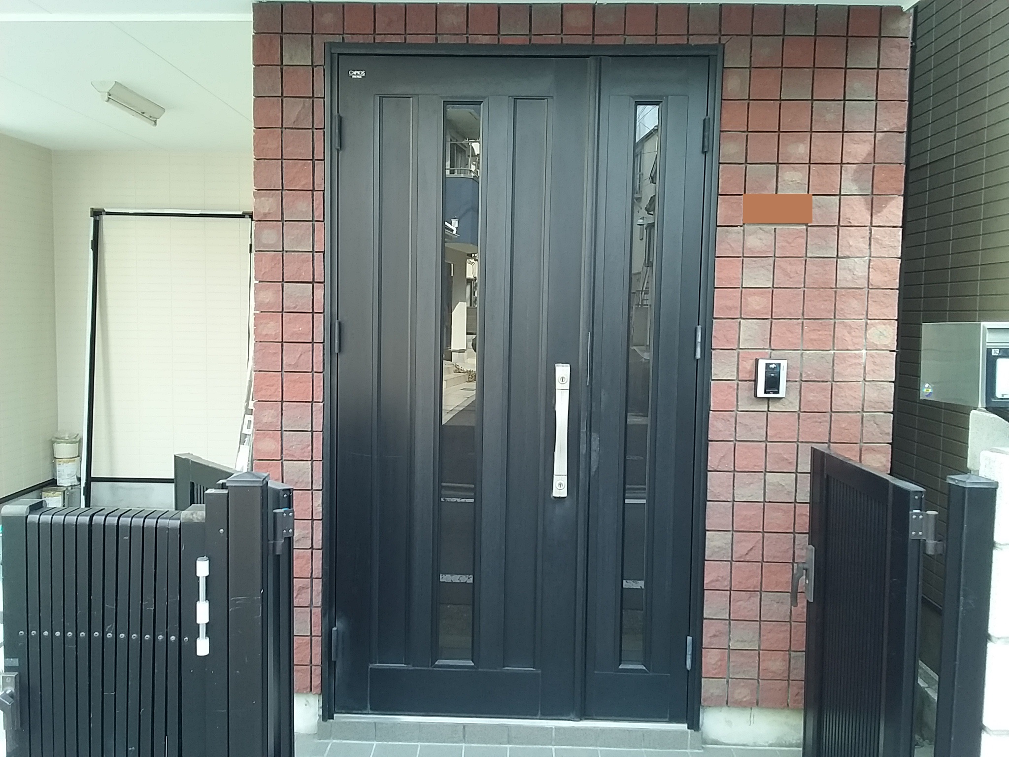 【LIXILリシェントG82型】断熱タイプの風が通るドアにリフォームした事例です | 玄関ドア・窓リフォーム 全国1位の技術と価格 | 玄関ドアマイスター