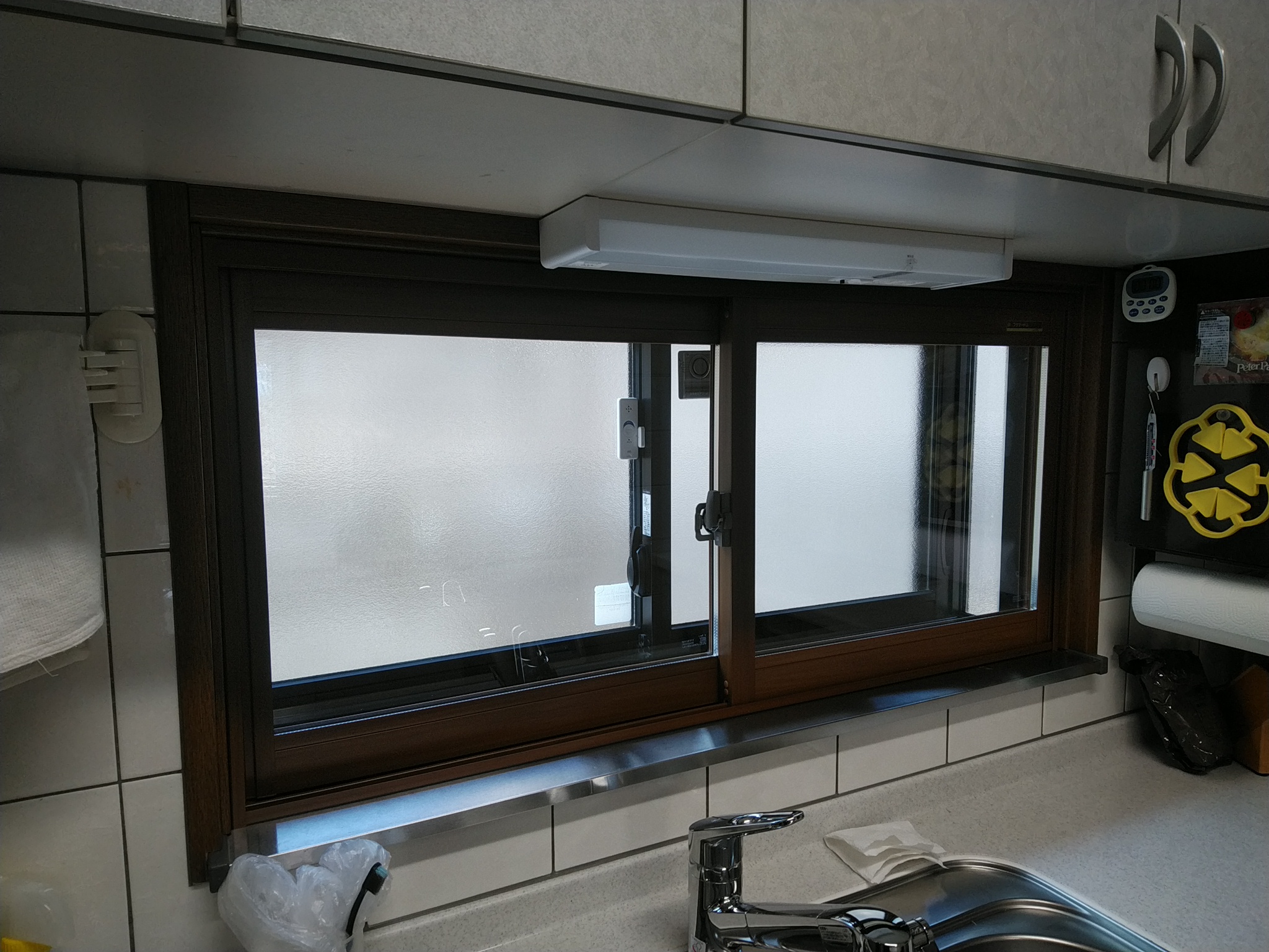 玄関ドア・勝手口ドア・内窓を1日で工事しました【YKKAPドアリモN05T】水戸市の工事事例 | 玄関ドア・窓リフォーム 全国1位の技術と価格 | 玄関ドアマイスター