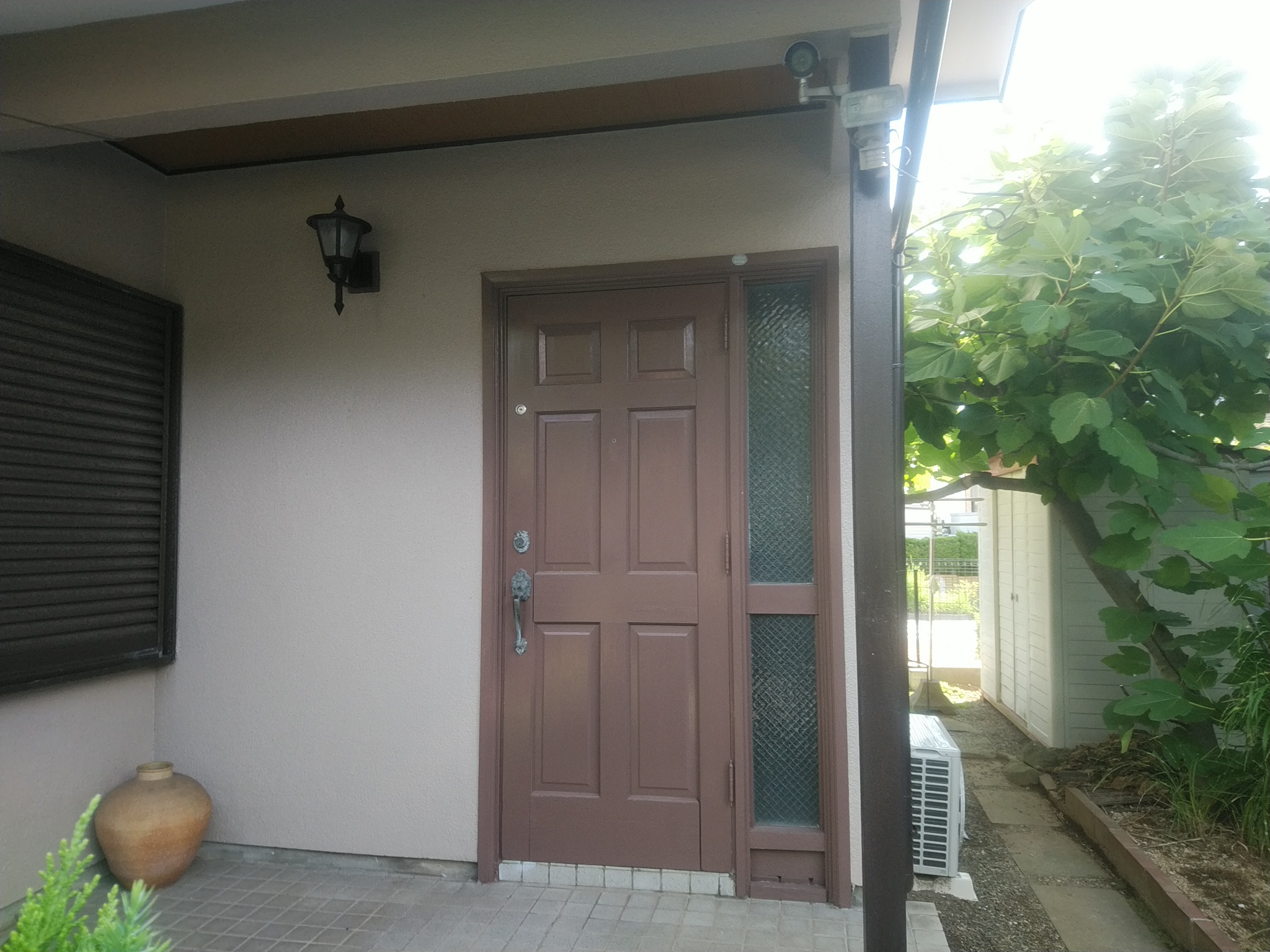 工事後のご説明はゆっくり丁寧に行います【LIXILリシェントM78型】浦安市の工事事例 | 玄関ドア・窓リフォーム 全国1位の技術と価格 | 玄関ドアマイスター