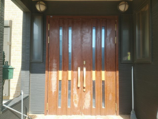 スマホアプリでカギを開け閉めできます【YKKAPドアリモE10】成田市の工事事例 | 玄関ドア・窓リフォーム 全国1位の技術と価格 | 玄関ドアマイスター