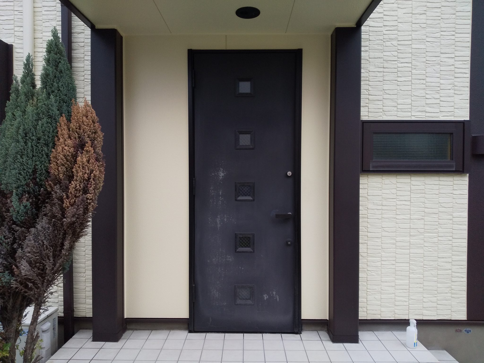 見えないところにもマイスターのこだわりがあります【YKKAPドアリモN06】横浜市、ミサワホームの事例 | 玄関ドア・窓リフォーム 全国1位の技術と価格 | 玄関ドアマイスター