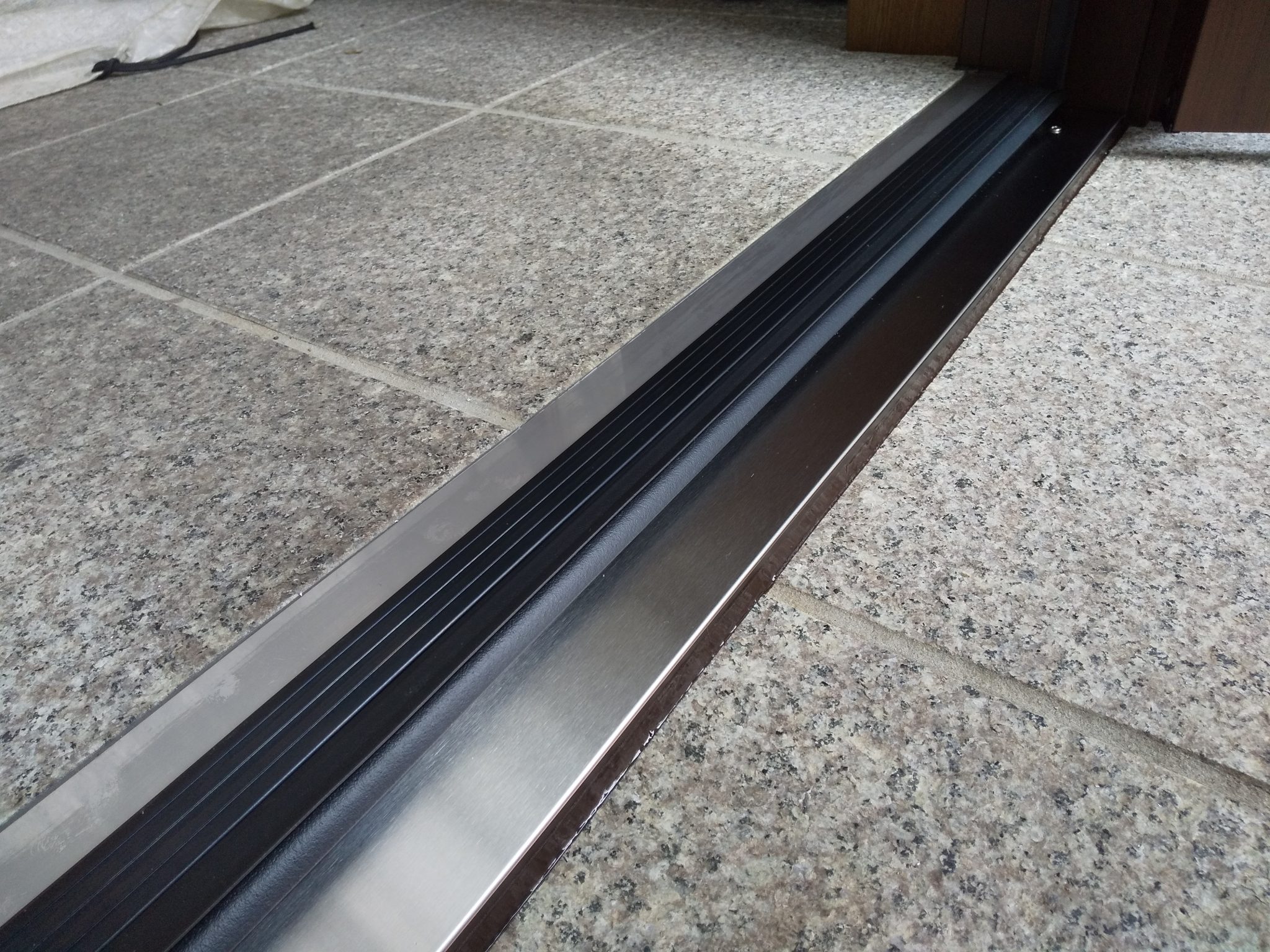 毎日の帰宅が楽しみになるドア【YKKAPドアリモE09】松戸市の事例 | 玄関ドア・窓リフォーム 全国1位の技術と価格 | 玄関ドアマイスター