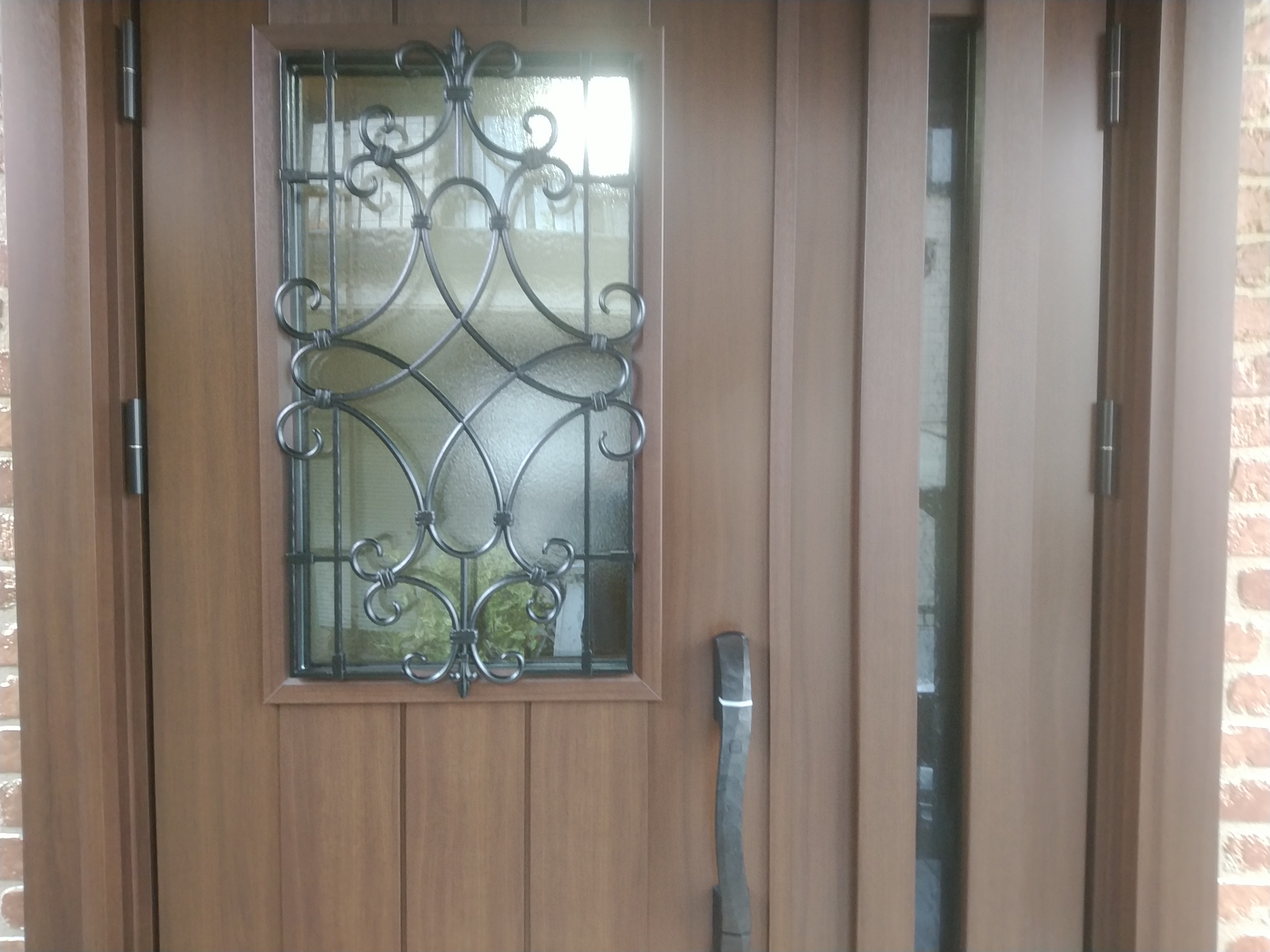 どのデザインでも通風子扉が選べます！ドアリモ親子ドアだけのオプションです【YKKAPドアリモE10】積水ハウスの事例 | 玄関ドア・窓リフォーム 全国1位の技術と価格 | 玄関ドアマイスター