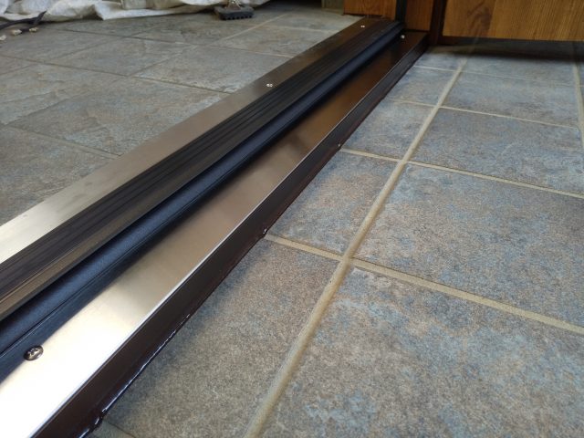 リモコンキー付きの素敵なドアで出入りが楽しみに【YKKAPドアリモN07T】八潮市の事例