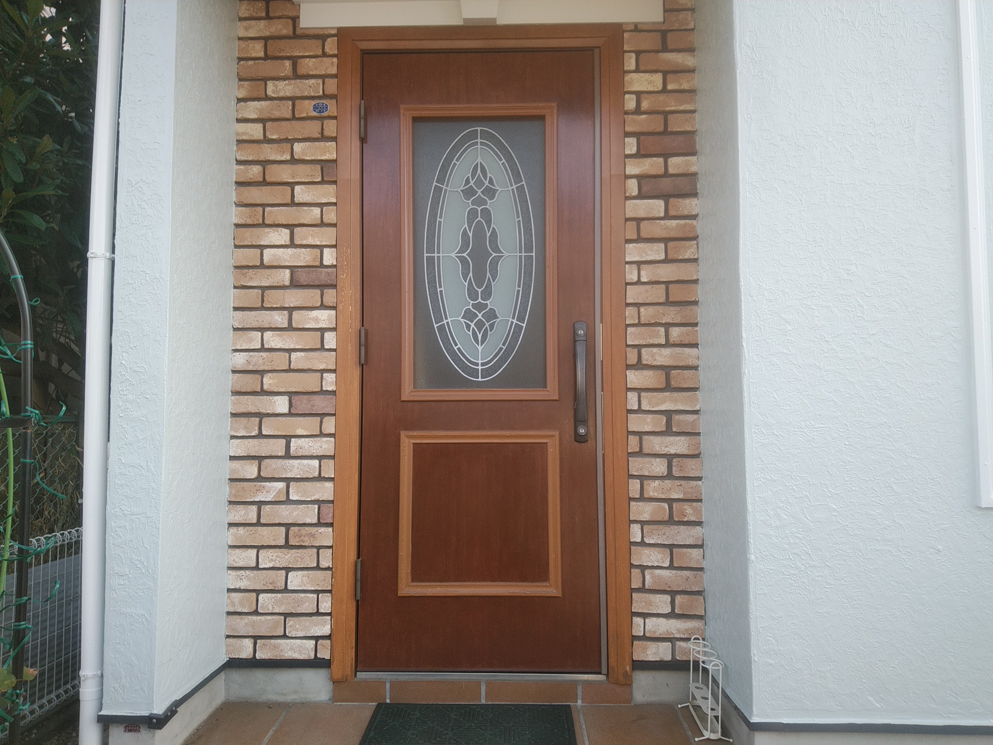 内窓と玄関ドアを1日で工事。補助金は積極的にご案内します【YKKAPドアリモE07】【LIXILインプラス】