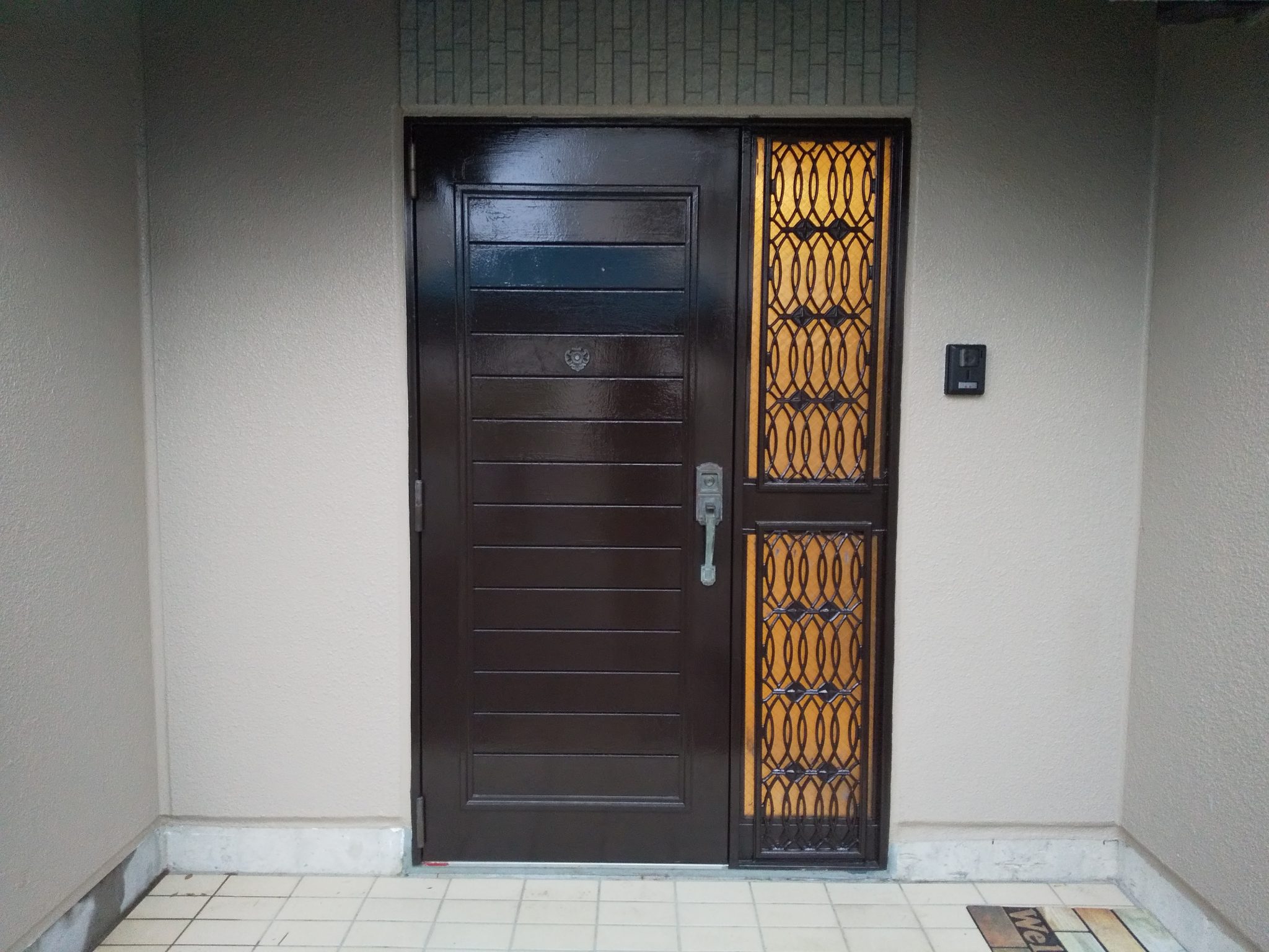 防犯と断熱を強化！玄関ドアと勝手口ドアを1日で【YKKAPドアリモF03T】【LIXILリシェント勝手口ドアJ型】