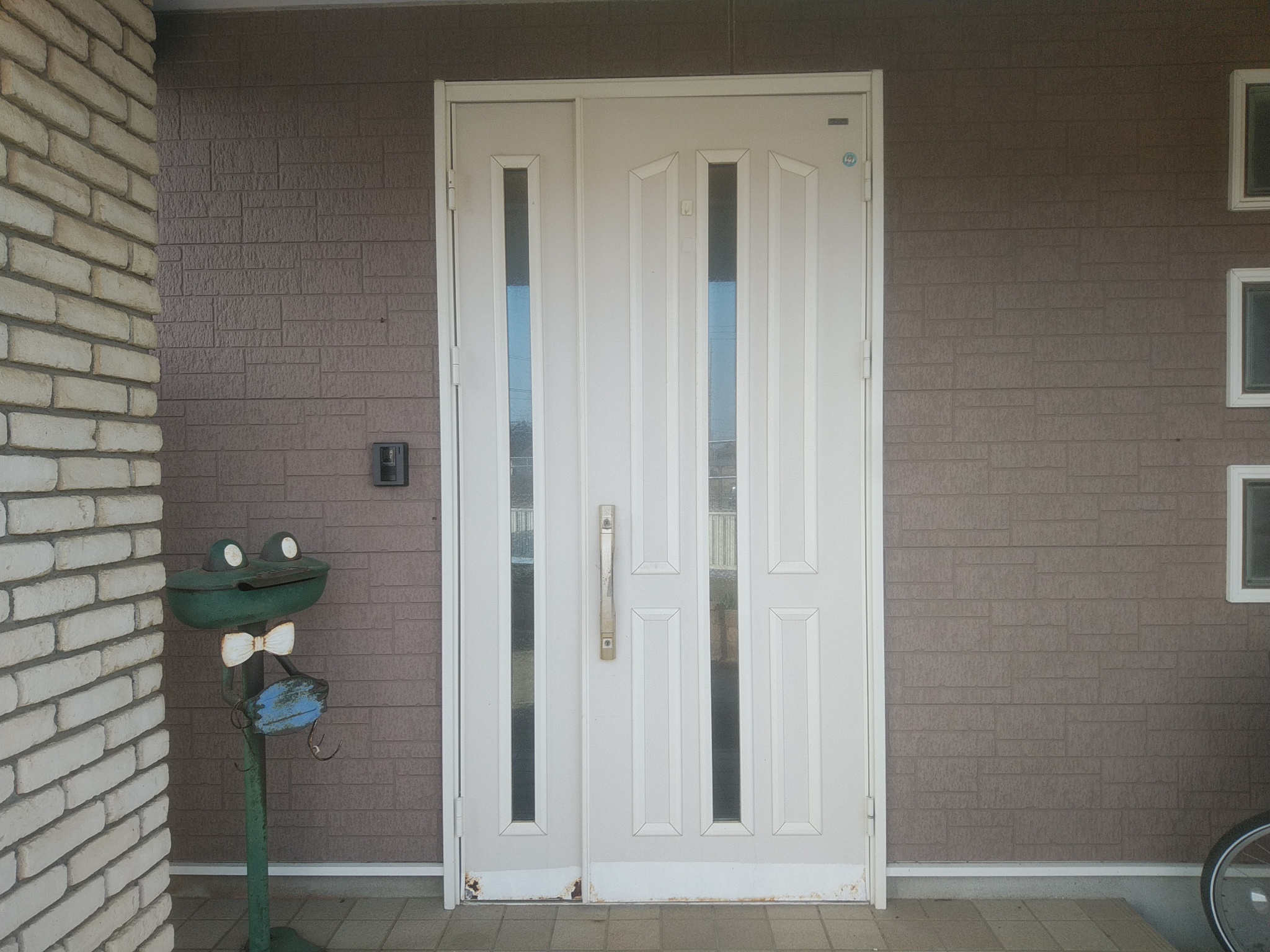 猫のおしっこでサビてしまったドア、1日で復活！【YKKAPドアリモC04T】東海村の事例