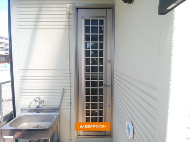 勝手口ドアの規格サイズは？リクシル・YKKAPの勝手口ドアの規格サイズやドア寸法の測り方を紹介 | 玄関ドア・窓リフォーム 全国1位の技術と ...