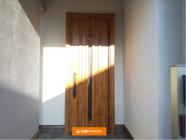 リモコンキー付きの素敵なドアで出入りが楽しみに【YKKAPドアリモN07T】八潮市の事例