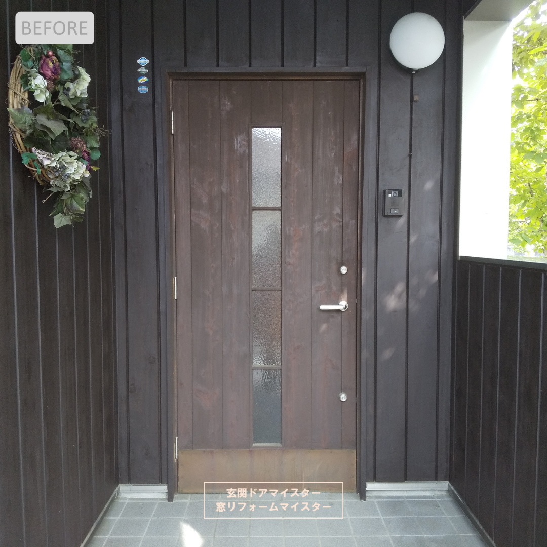 デザインと機能が同居！カギはワンタッチ、風が通せて、断熱効果も【LIXILリシェントM83型】