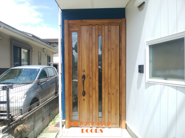 外壁リフォームに合わせて玄関ドアをご依頼いただきました【YKKAPドアリモN07】