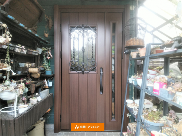 ボタンを押すだけでカギを開け閉め、ポケットキーが好評です【YKKAPドアリモE11】九十九里町の事例